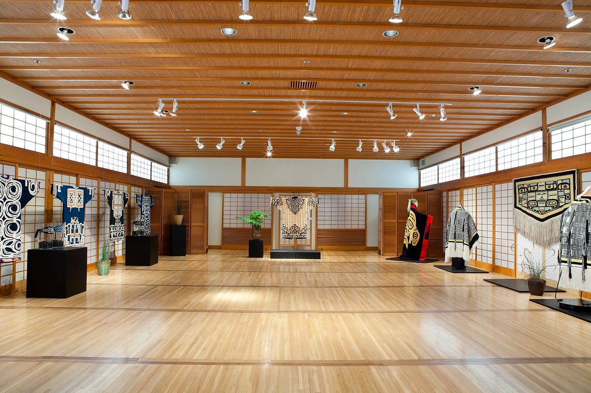 Parallel Worlds: Art of the Ainu of Hokkaido and Native Americans of ...